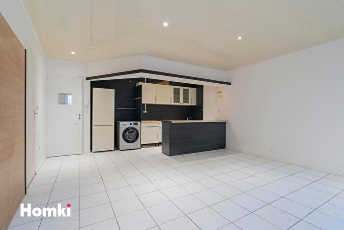 Appartement à vendre - Marseille e , Saint-Marcel - 1 pièce