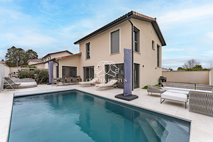 Maison à vendre - Charly - 6 pièces - 4 chambres