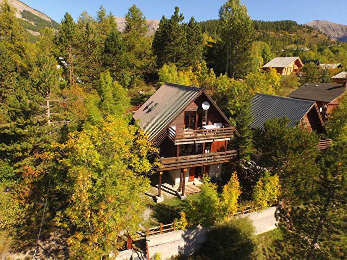 Maison 10 pièces à vendre à Allos