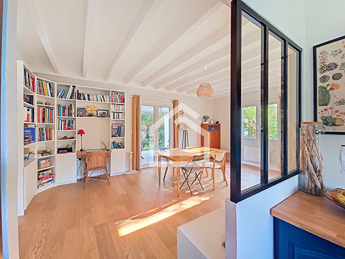 Maison à vendre - Mérignac - 6 pièces - 4 chambres