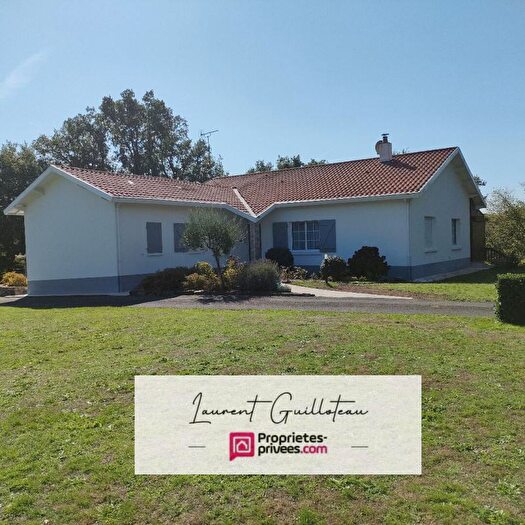 Maison à vendre - Mortagne-sur-Sèvre - 8 pièces - 6 chambres