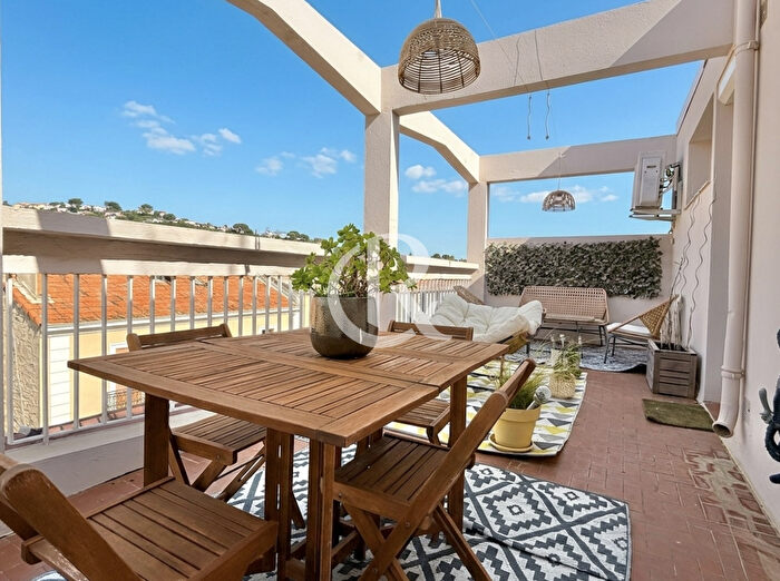 Appartement à vendre - Hyères, Pyanet - 2 pièces - 1 chambre