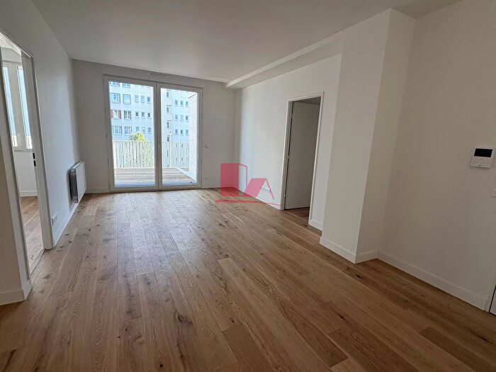 Appartement à vendre - Issy-les-Moulineaux, Les Epinettes, Le Fort, Les Hauts dIssy - 3 pièces - 2 chambres