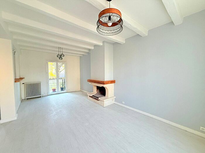 Maison à louer - Vieux Pont, Nanterre - 5 pièces - 3 chambres