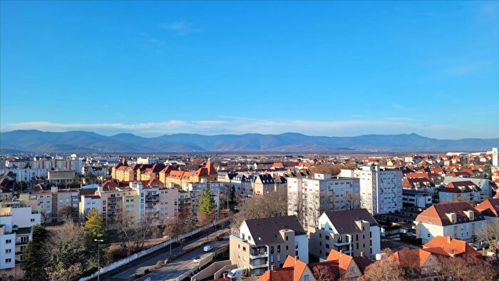Appartement à louer - Colmar, Centre-ville - 4 pièces - 3 chambres