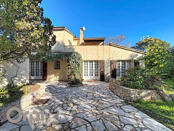 Maison à vendre - Fréjus, Saint-Aygulf - 5 pièces - 4 chambres