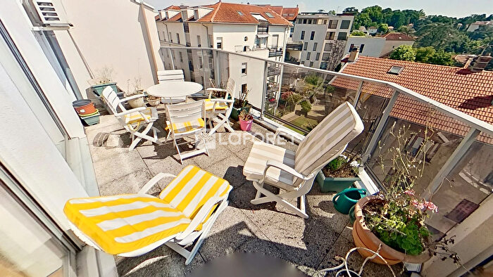 Appartement à vendre - Lyon e , Monchat - 6 pièces - 4 chambres