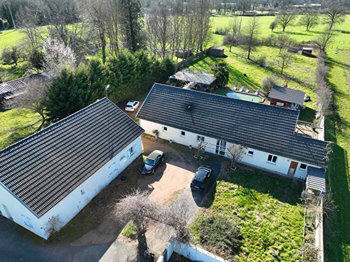 Maison à vendre - Mariol - 11 pièces - 7 chambres