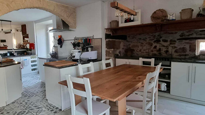 Maison à vendre - Allassac - 6 pièces - 5 chambres