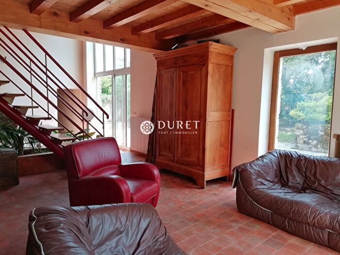 Maisons à vendre et appartements à louer - 1