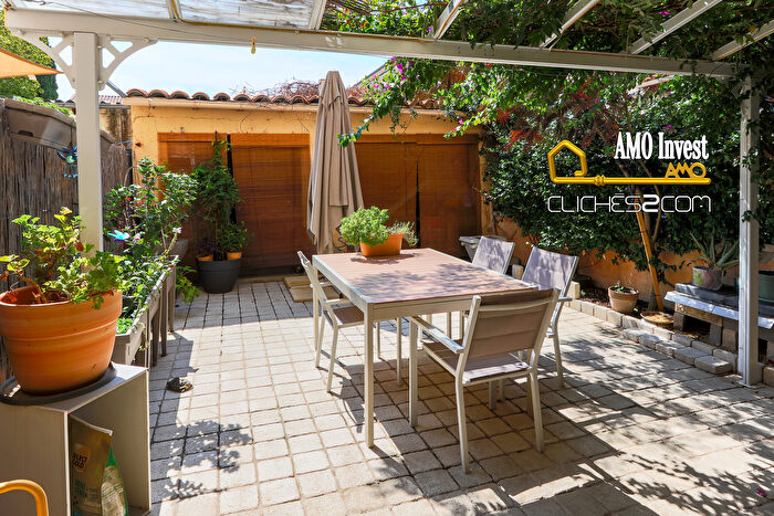 Maison à vendre - Châteaurenard, Centre-ville - 5 pièces - 4 chambres