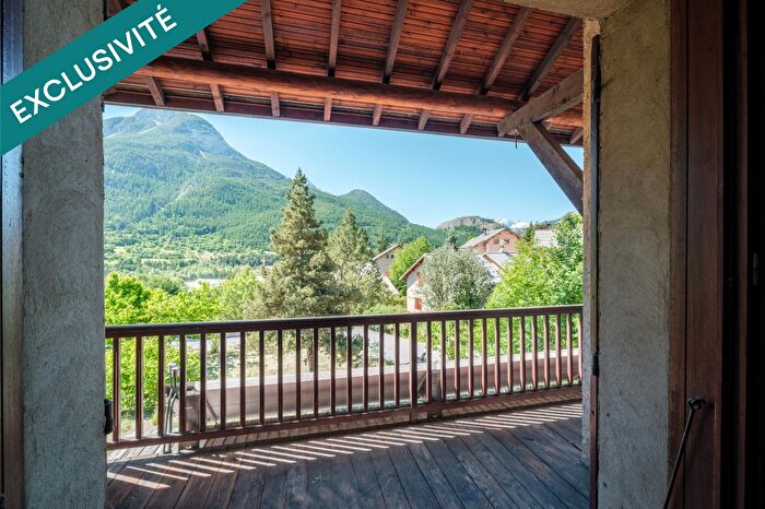Puy-Saint-André - Maison 8 pièces à vendre