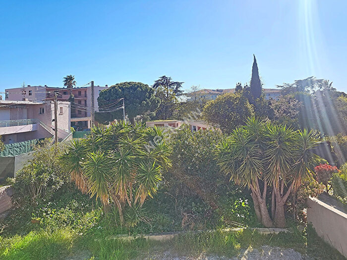 Appartement à vendre - Sanary-sur-Mer, Le Baou, Saint-Roch - 4 pièces - 3 chambres