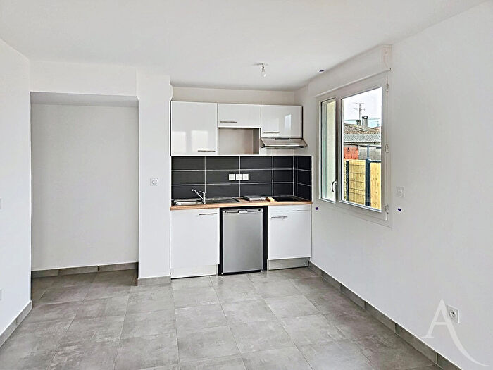 Appartement à louer - Eaunes - 2 pièces - 1 chambre