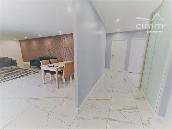 Appartement à vendre - La Chapelle-de-la-Tour - 6 pièces