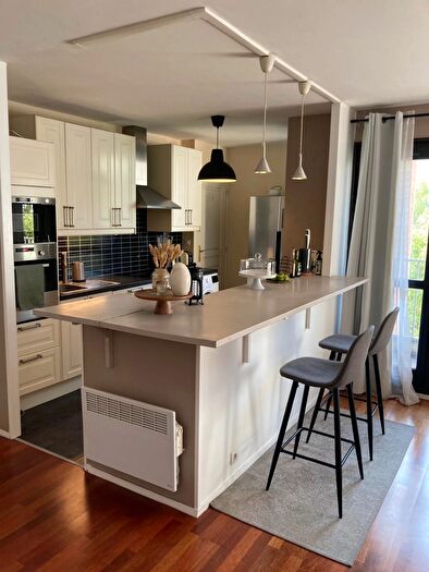 Appartement à vendre - Villemomble - 4 pièces - 3 chambres