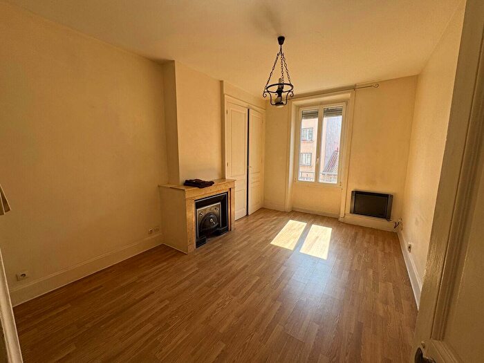 Charpennes-Tonkin, Villeurbanne : Appartement 1 pièce à louer