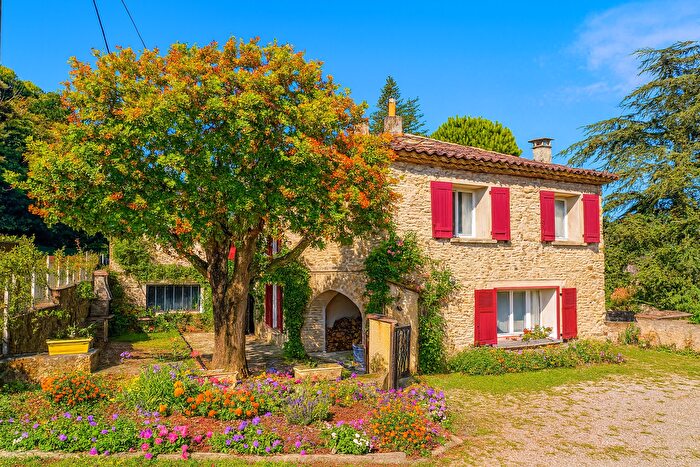 Maison à vendre - Entrechaux - 9 pièces - 6 chambres