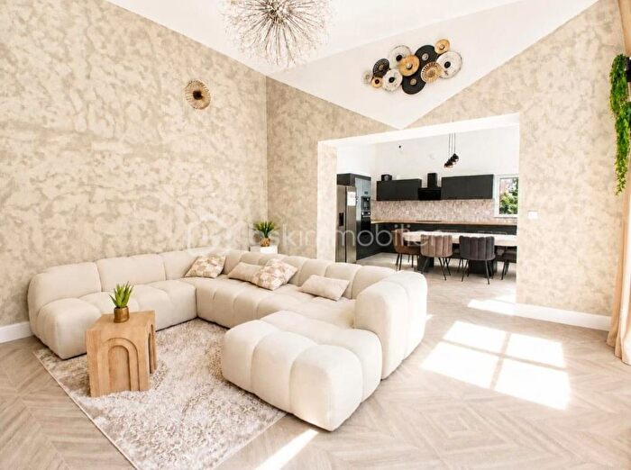 Maison 11 pièces à Douai, à vendre