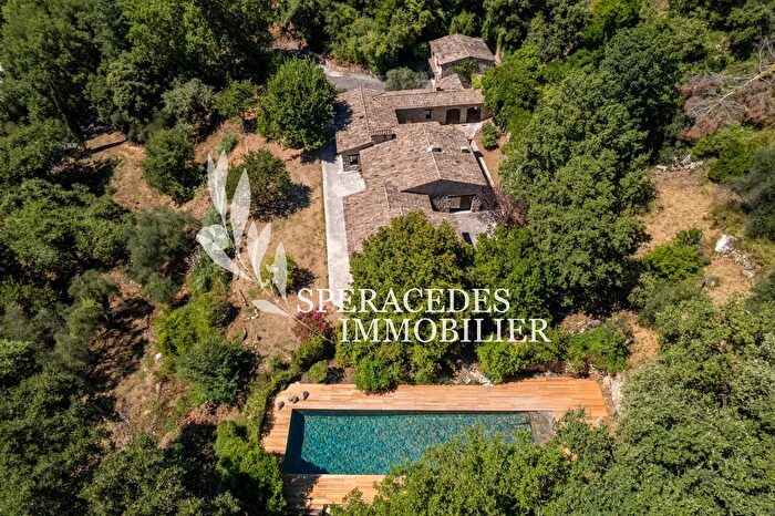 Maison à vendre - Le Tignet - 8 pièces - 5 chambres