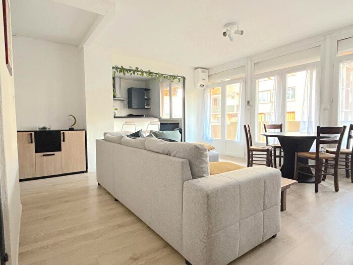 Appartement à vendre - Chenôve, Chenôve - 4 pièces - 3 chambres