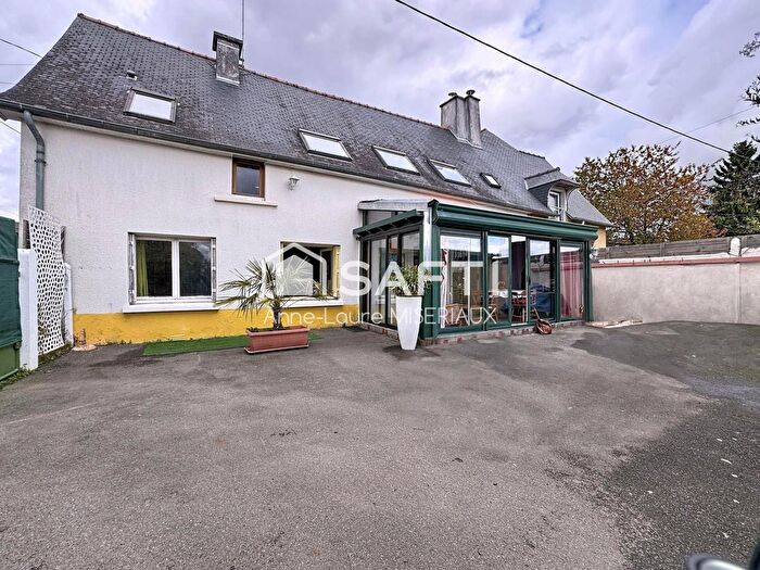 Maison à vendre - Noyal-Châtillon-sur-Seiche - 6 pièces - 5 chambres