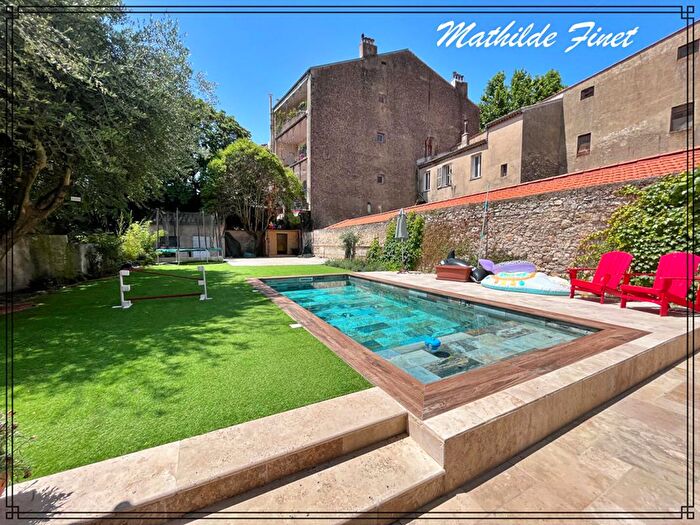 Maison à vendre - Draguignan, Centre-ville historique - 7 pièces - 5 chambres