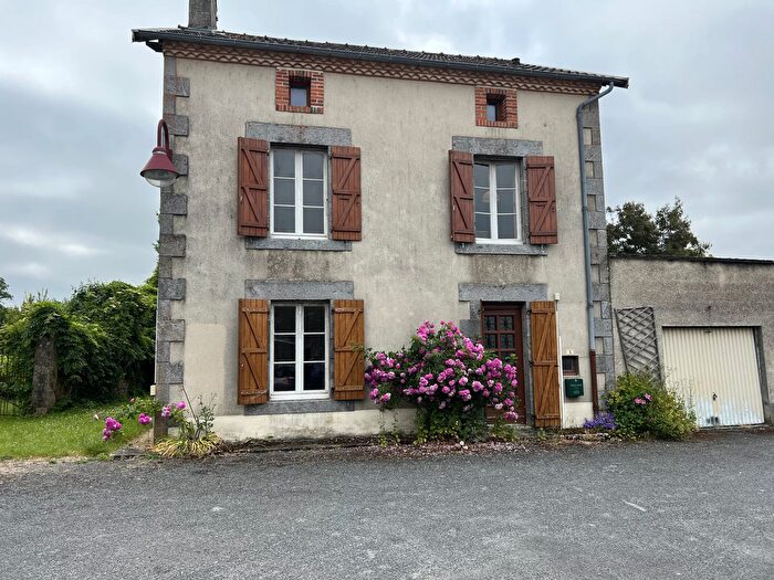 Maison 6 pièces à Oradour-Saint-Genest, à vendre