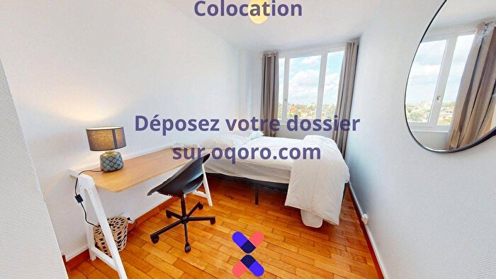 Appartement à louer - Les Essarts, Bron - 5 pièces - 4 chambres