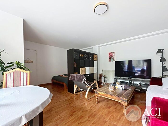 Appartement à vendre - Épinay-sur-Seine - 4 pièces - 2 chambres