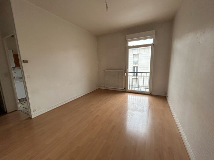 Appartement à louer - Reims, Centre-ville - 2 pièces - 1 chambre