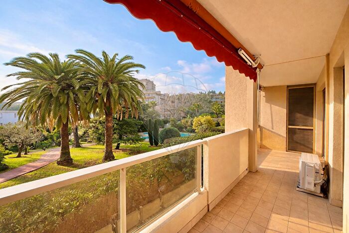Nice, Corniche Fleurie : Appartement 2 pièces à vendre