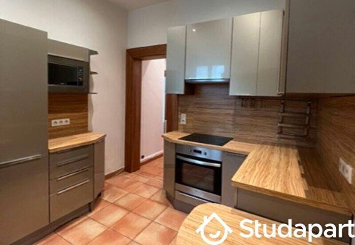 Appartement à louer - Forêt Noire Centre, Strasbourg - 1 pièce - 3 chambres