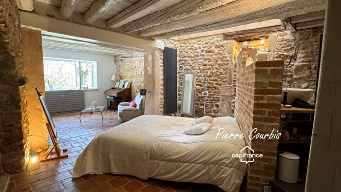 Maison à vendre - Pouilly-le-Monial - 6 pièces - 4 chambres