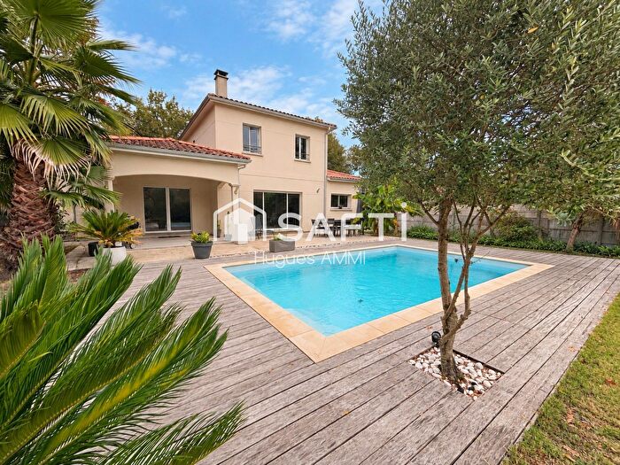 Maison 8 pièces à Pessac, Toctoucau, à vendre
