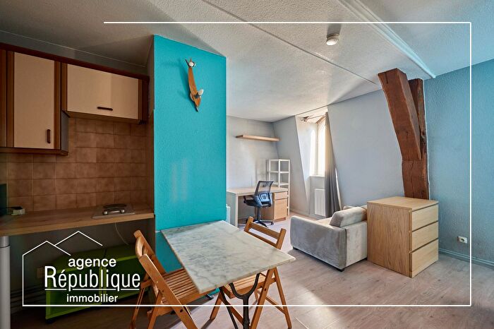 Appartement à louer - Dijon, Centre-ville - 1 pièce