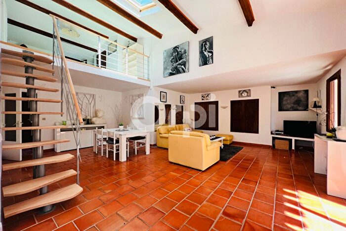 Maison à vendre - Saint-Paul-en-Forêt - 4 pièces - 3 chambres