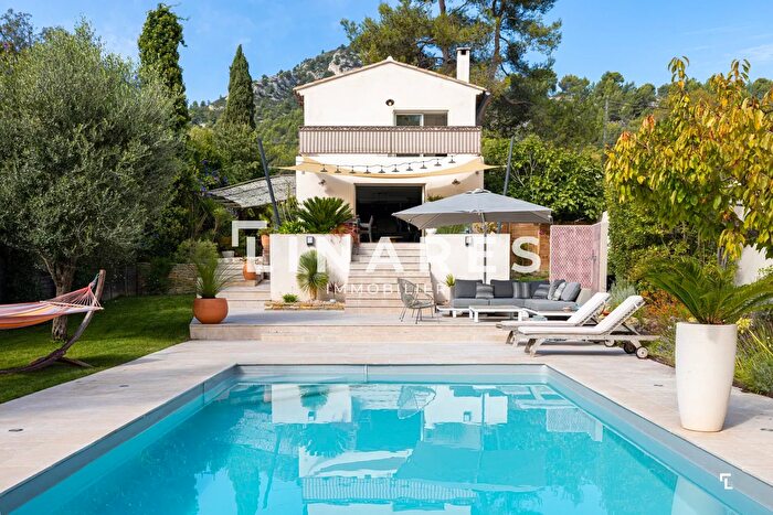 Maison à vendre - Aubagne, Arnaud Solans, Garlaban Royante, Saint-Mitre - 5 pièces - 3 chambres