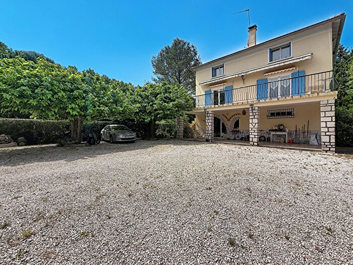Maison 9 pièces à vendre à Besse-sur-Issole