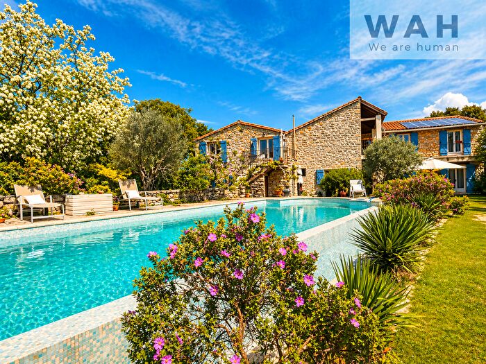 Maison à vendre - Liouc - 13 pièces - 8 chambres