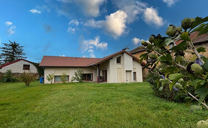 Maison à vendre - Saint-Étienne-de-Saint-Geoirs - 6 pièces - 4 chambres