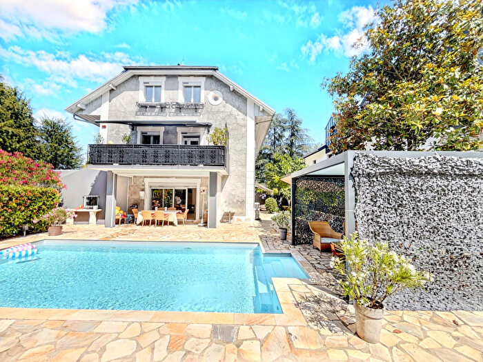Maison 9 pièces à Tresserve, à vendre