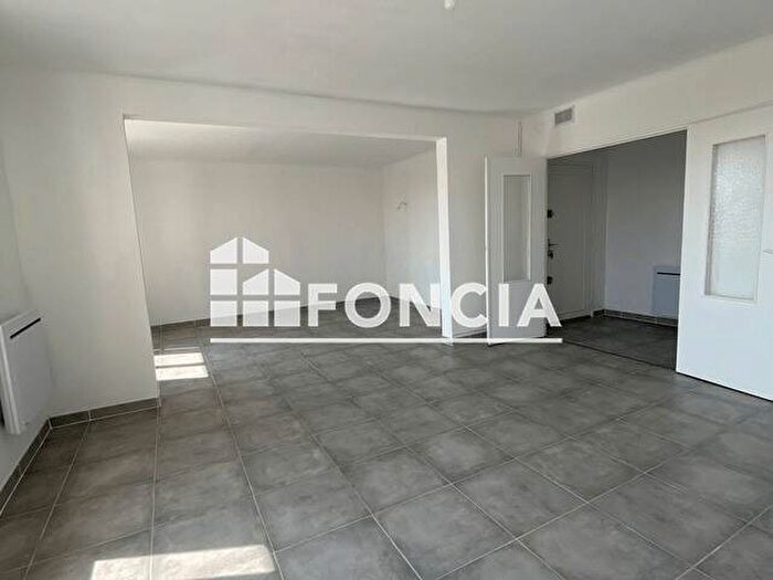 Appartement à louer - Durance-Baigne Pieds-Hôpital, Avignon - 3 pièces - 2 chambres