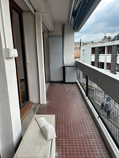 Appartement à louer - Aubagne, Centre-ville, Beaumond - 3 pièces - 2 chambres