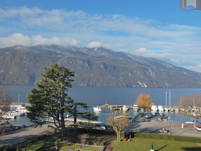 Appartement à louer - Aix-les-Bains, Ouest - 3 pièces - 2 chambres