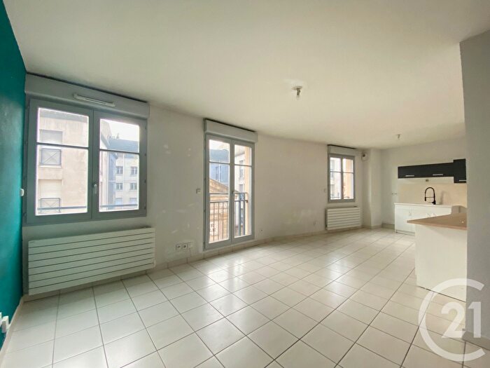 Appartement 3 pièces à Saint-Étienne, Centre-ville, Peuple, Chavanelle, à louer