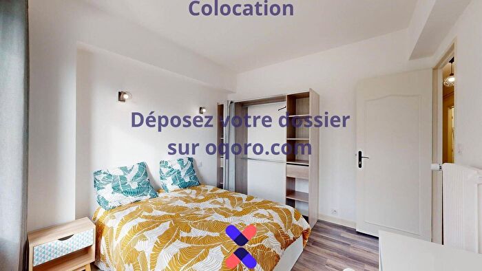 Appartement à louer - Centre Ville, Pau - 5 pièces - 4 chambres