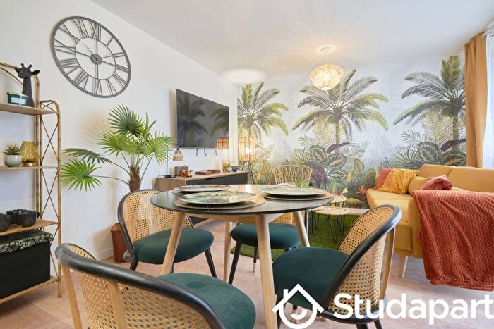 Appartement à louer - Centre Ville, Reims - 1 pièce - 2 chambres