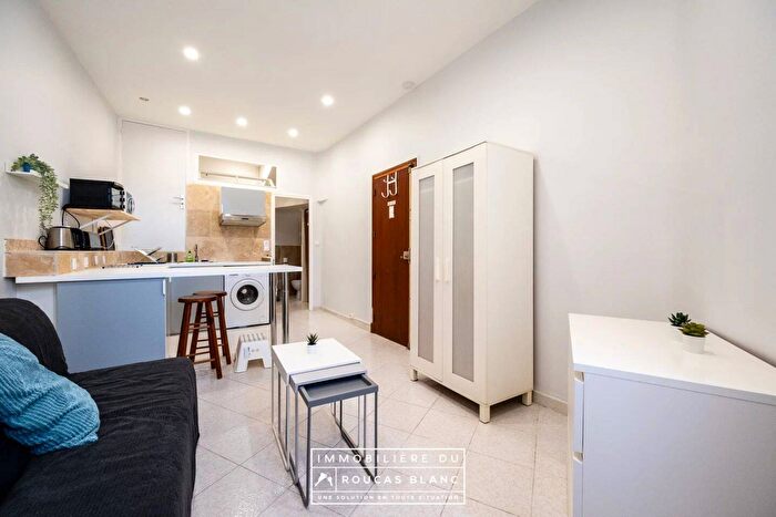 Appartement à louer - Endoume, Marseille ème arrondissement - 1 pièce