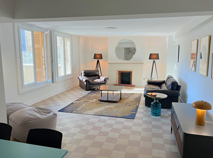 Appartement à louer - Marseille e , Hôtel de ville - 3 pièces - 2 chambres